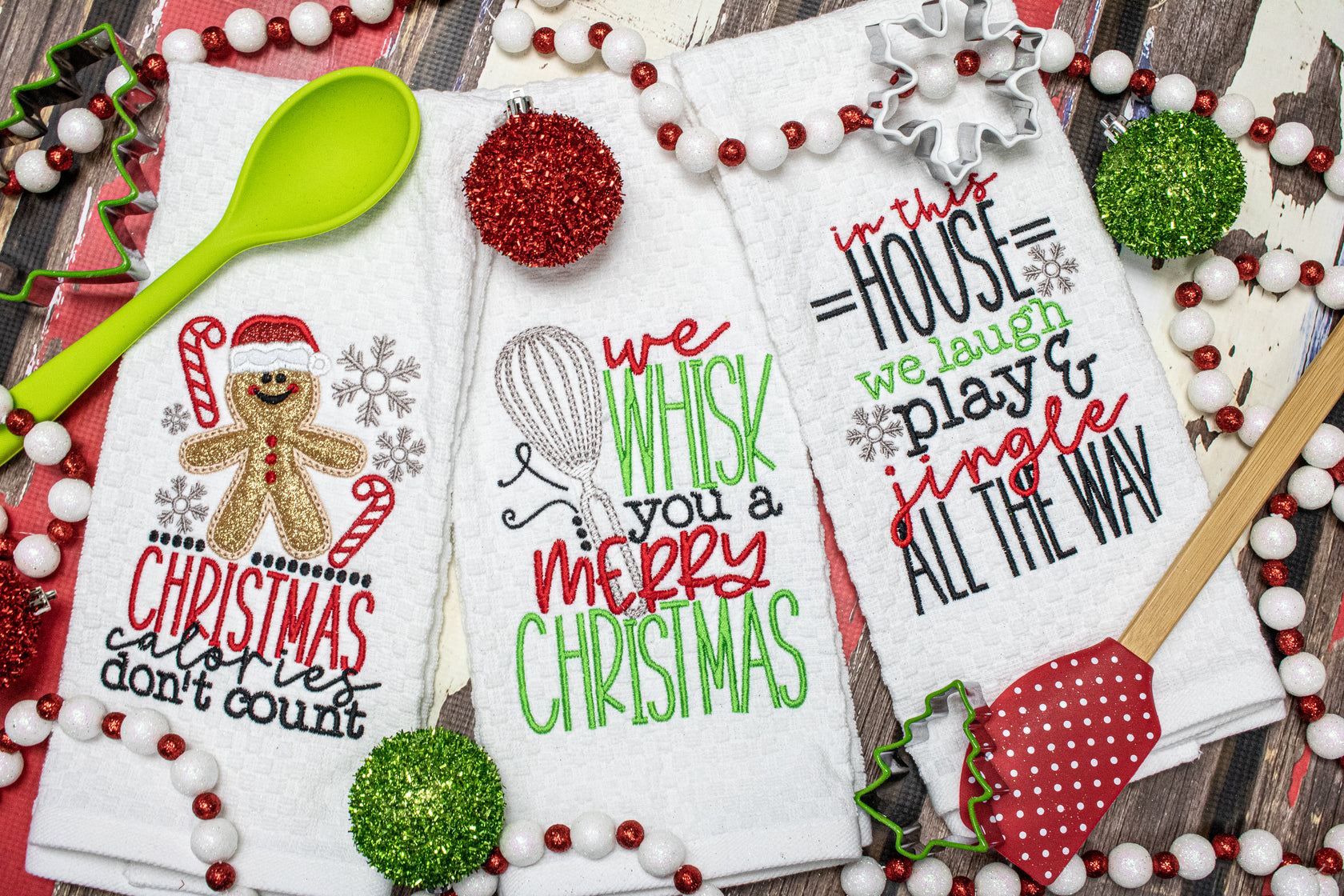 Holiday Kitchen Towels – Crafty Midwestern Mommy