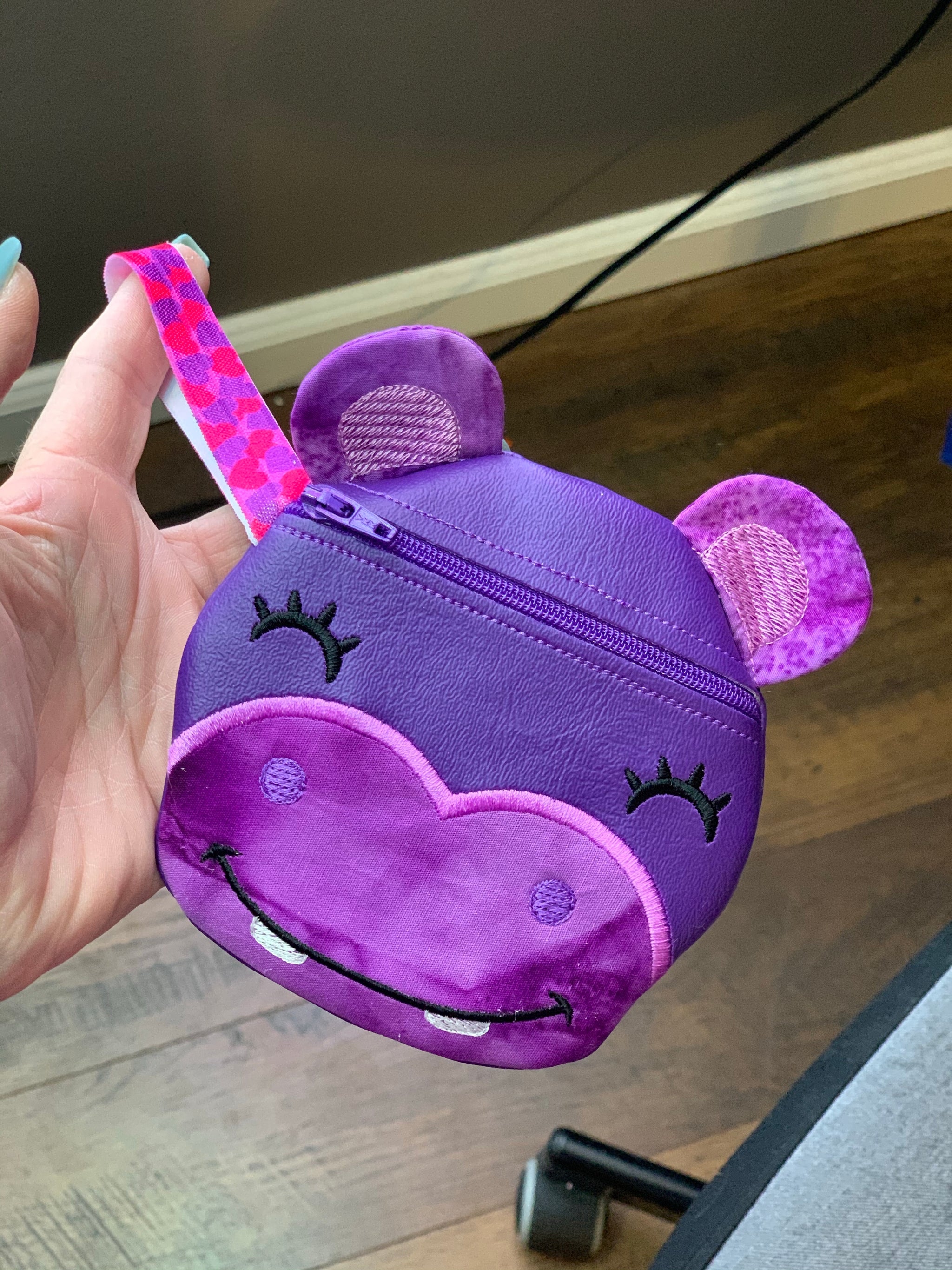 Hippo Zipper Bag – Crafty Midwestern Mommy